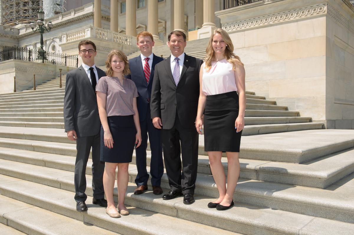 Rounds Welcomes Summer Interns to Washin... | U.S. Senator Mike Rounds